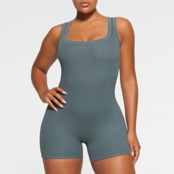 SKIMS | Pants & Jumpsuits | Nwt Skims Outdoor Mineral Sleek Teal ...
